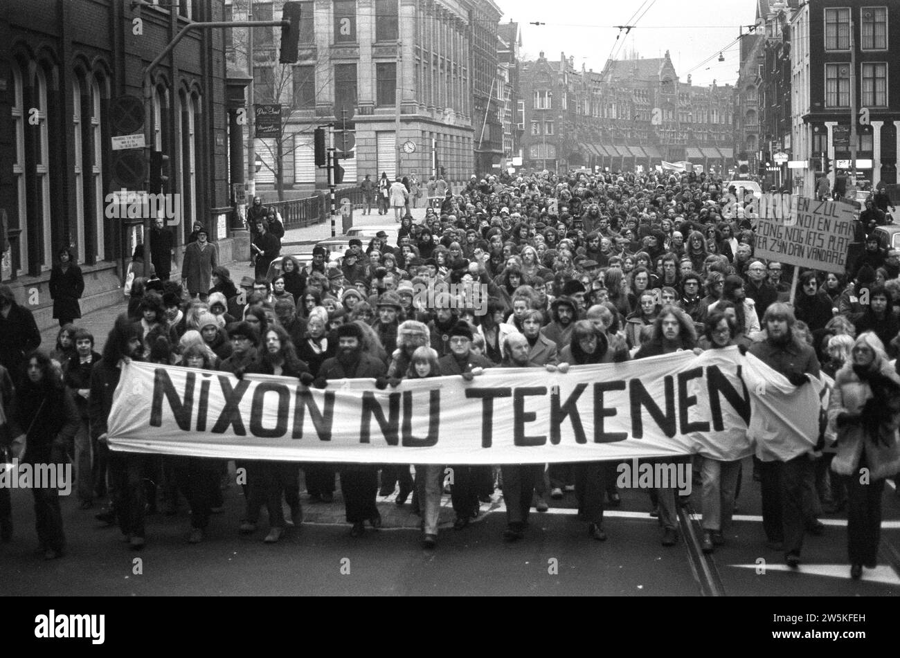Large demonstration in Amsterdam against the Vietnam War, demonstrators ...