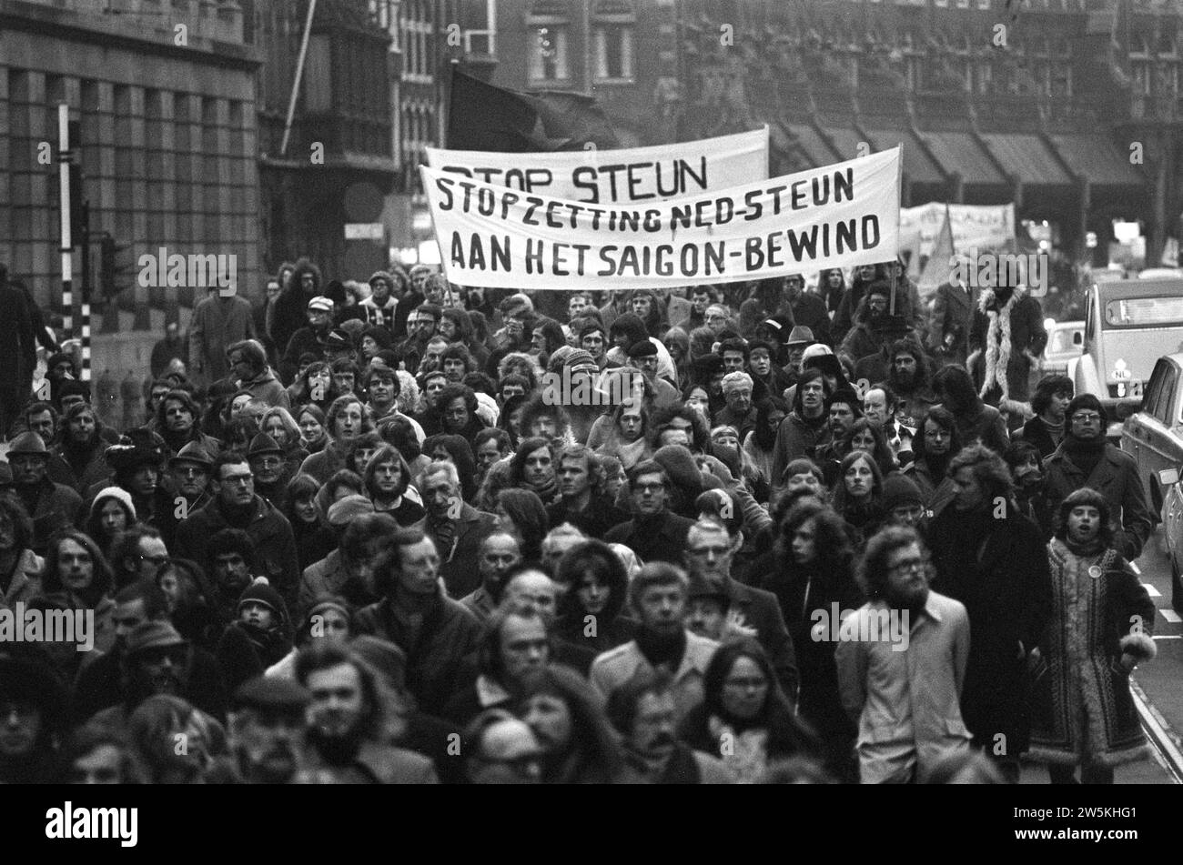 Large demonstration in Amsterdam against the war in Vietnam ...