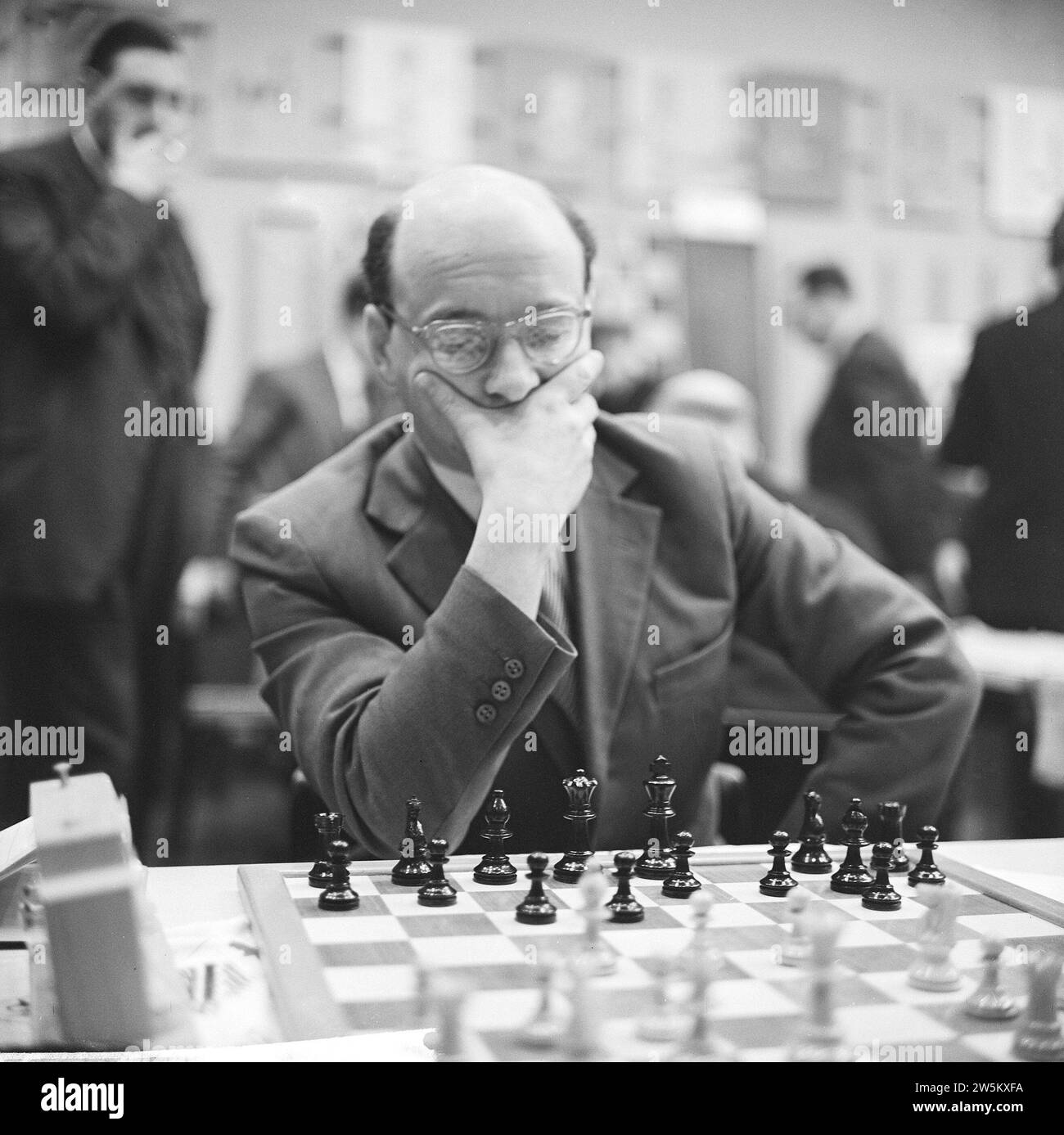 1960s chess player hi-res stock photography and images - Alamy