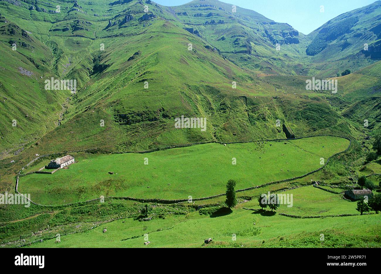 La Lunada Valley (glacial valley) seen from Portillo de la Lunada ...