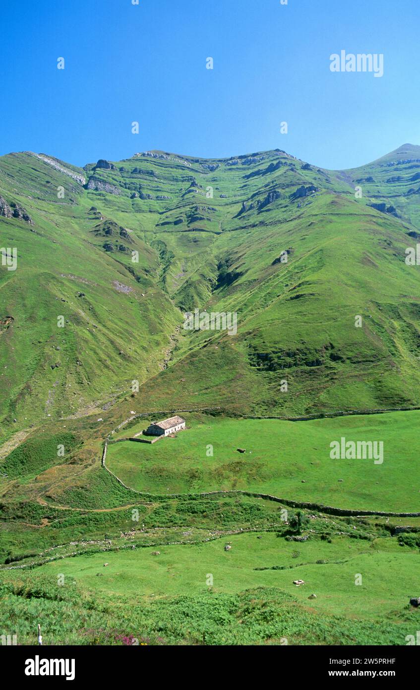 La Lunada Valley (glacial valley) seen from Portillo de la Lunada ...