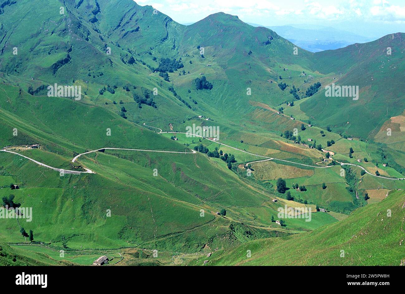 La Lunada Valley (glacial valley) seen from Portillo de la Lunada ...