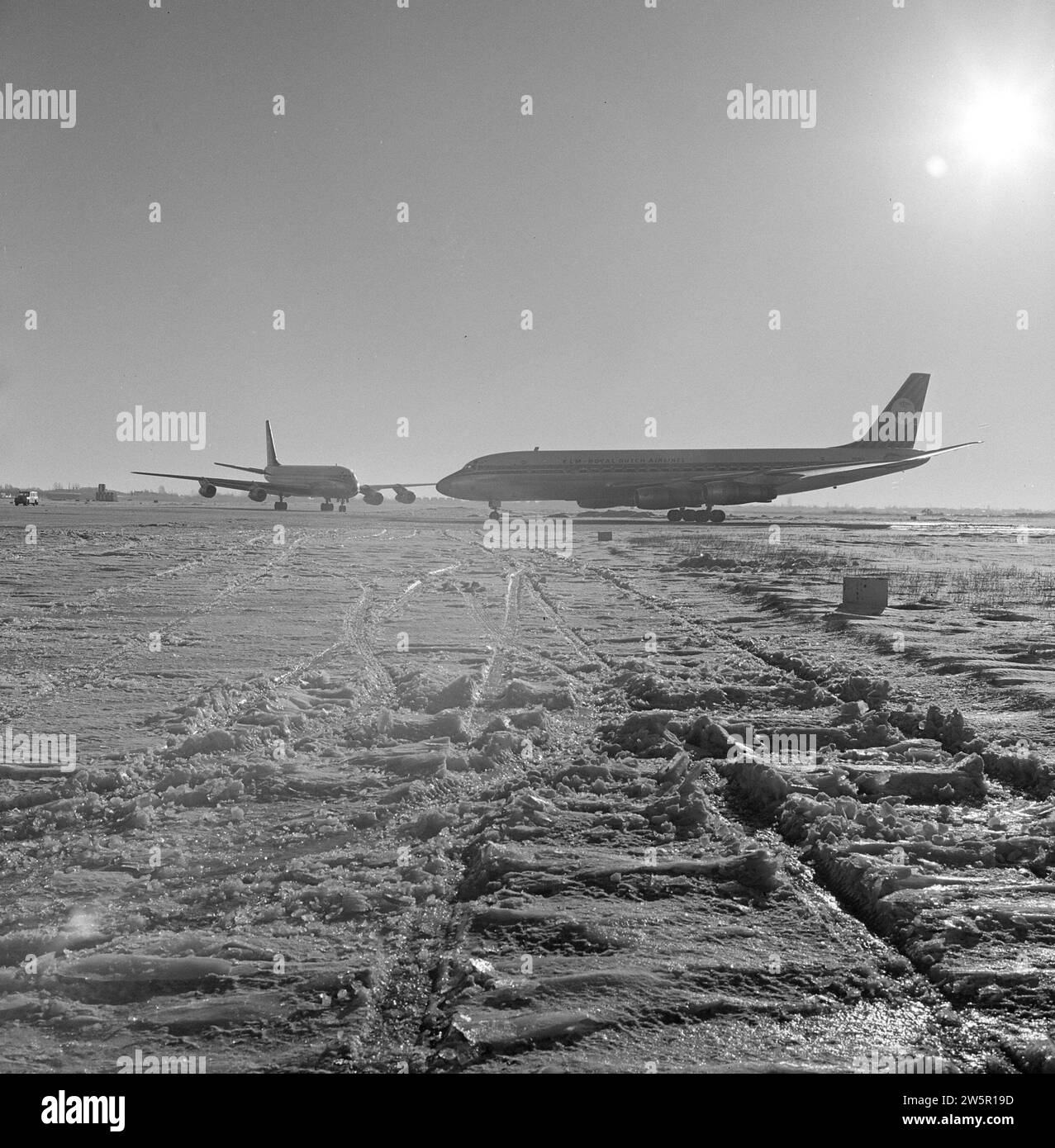 1960s airplanes hi-res stock photography and images - Alamy