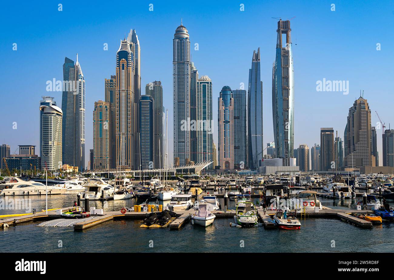 Dubai Marina And Harbour, Skyline Architecture And Marina, United Arab ...