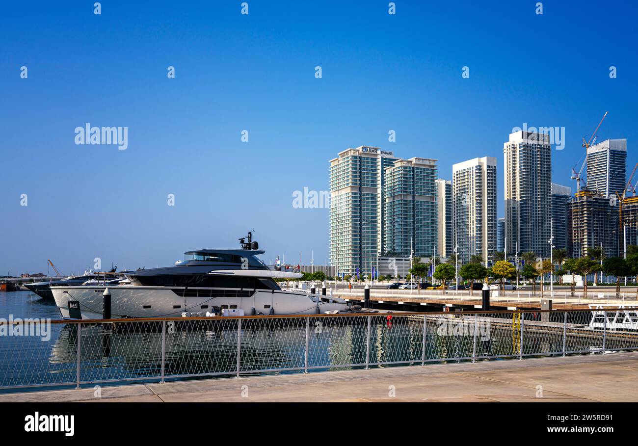 Dubai Marina And Harbour, Skyline Architecture And Marina, United Arab ...