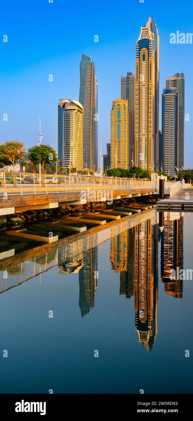 Dubai Marina And Harbour, Skyline Architecture And Marina, United Arab ...