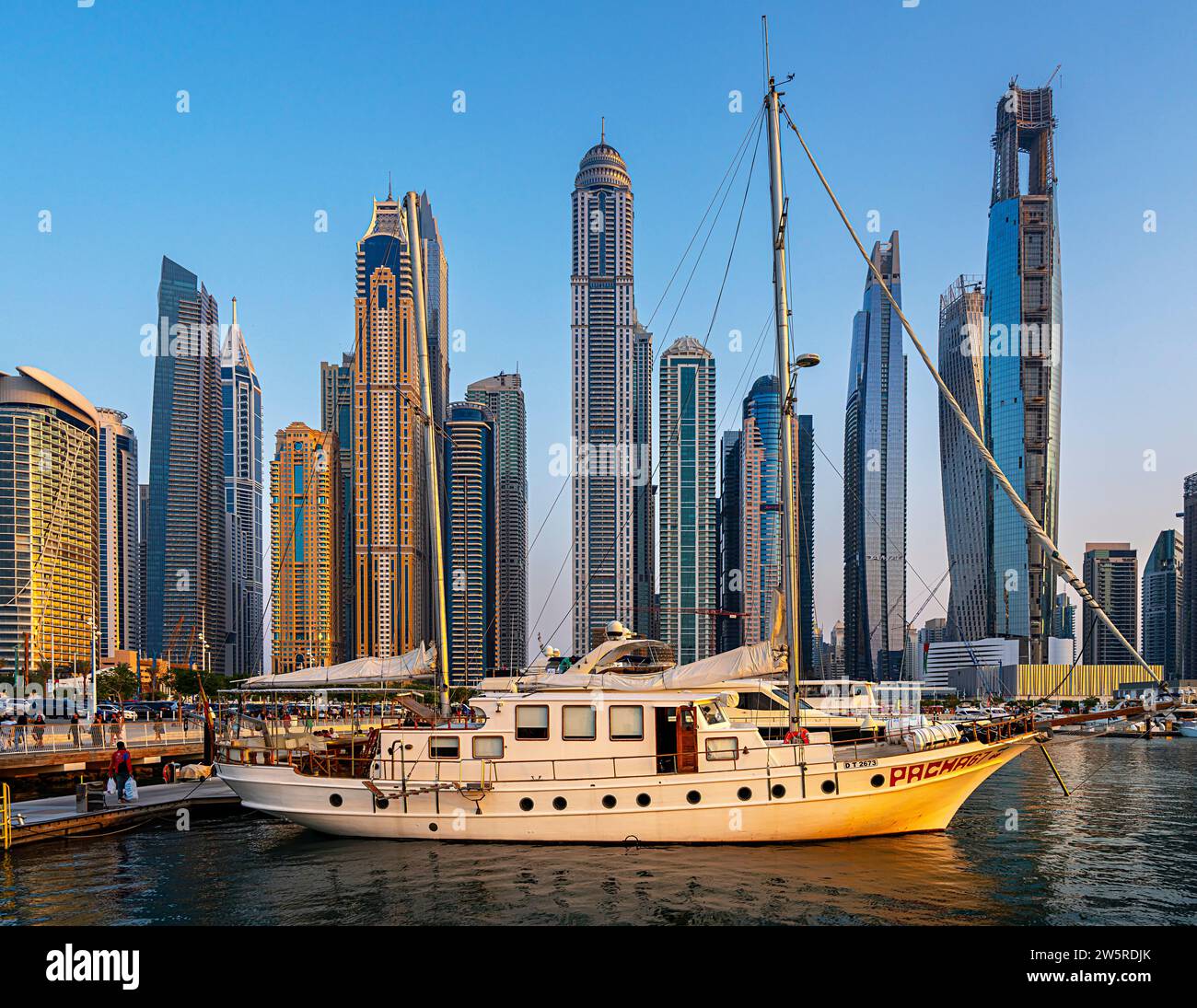 Dubai Marina And Harbour, Skyline Architecture And Marina, United Arab ...