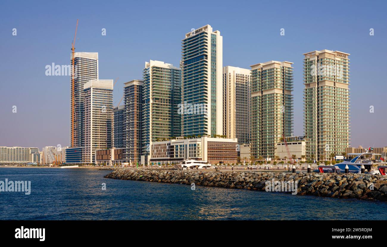 Dubai Marina And Harbour, Skyline Architecture And Marina, United Arab ...