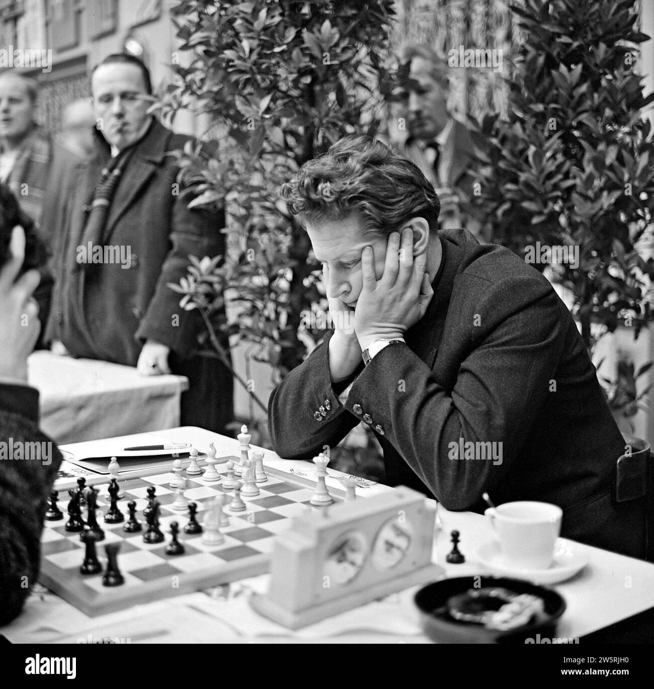 1960s chess player hi-res stock photography and images - Alamy