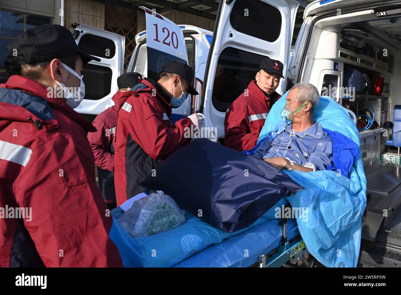 First aid personnel hi-res stock photography and images - Alamy