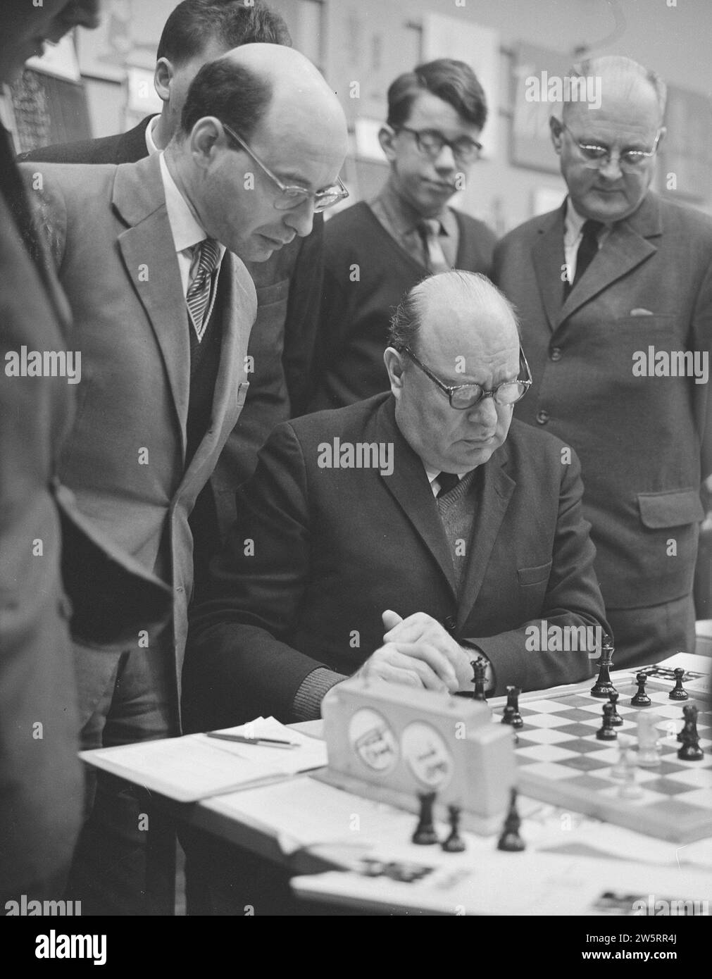 1960s chess player hi-res stock photography and images - Alamy