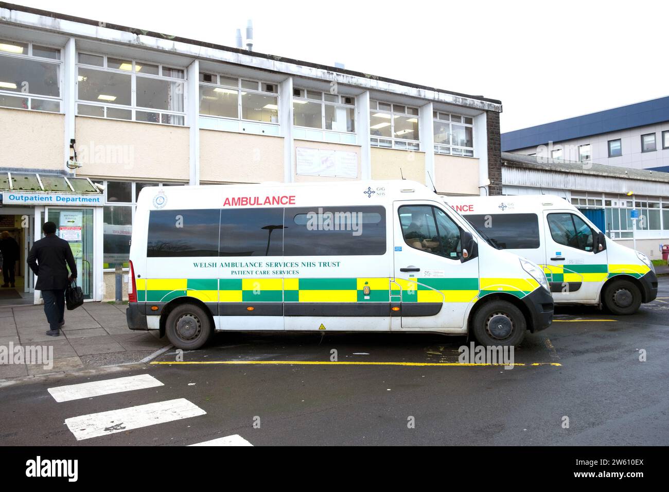 Welsh ambulance service hi-res stock photography and images - Alamy