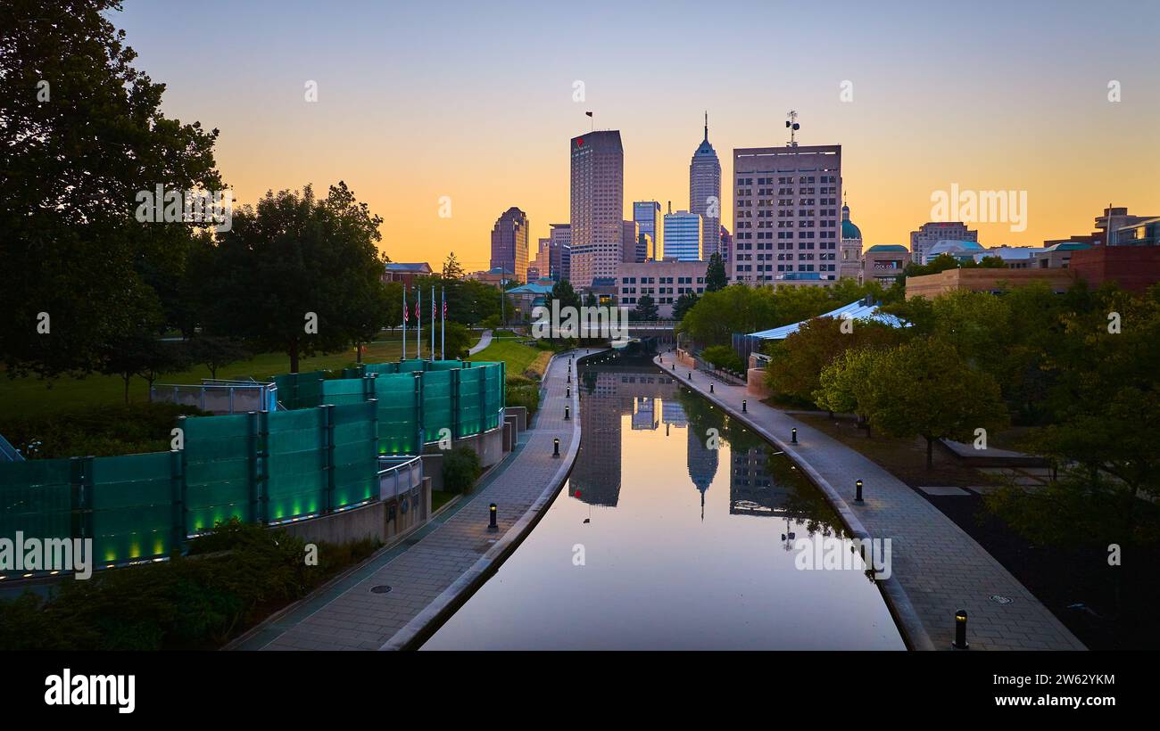 Indianapolis skyline sunrise hi-res stock photography and images - Alamy