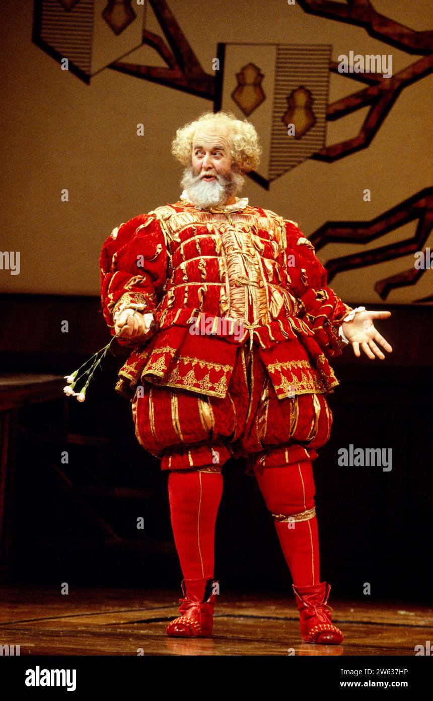 Benjamin Luxon (Sir John Falstaff) in FALSTAFF at English National ...
