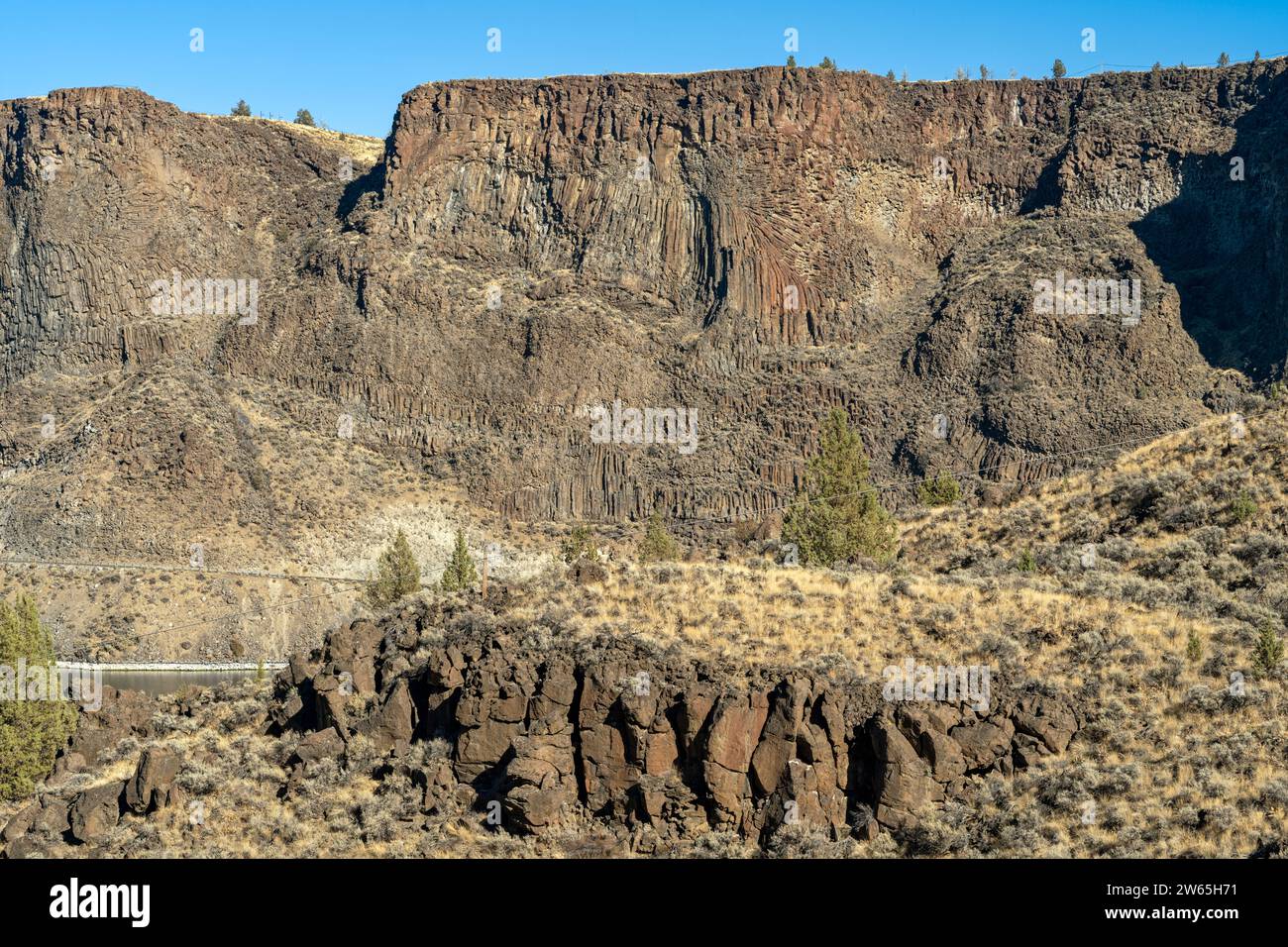 Patterns in the basalt cliffs above the Crooked River at Cove Palisades ...