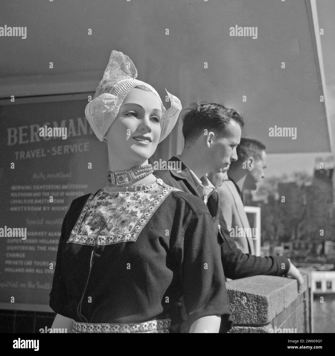 Over look a look at Black and White Stock Photos & Images - Alamy