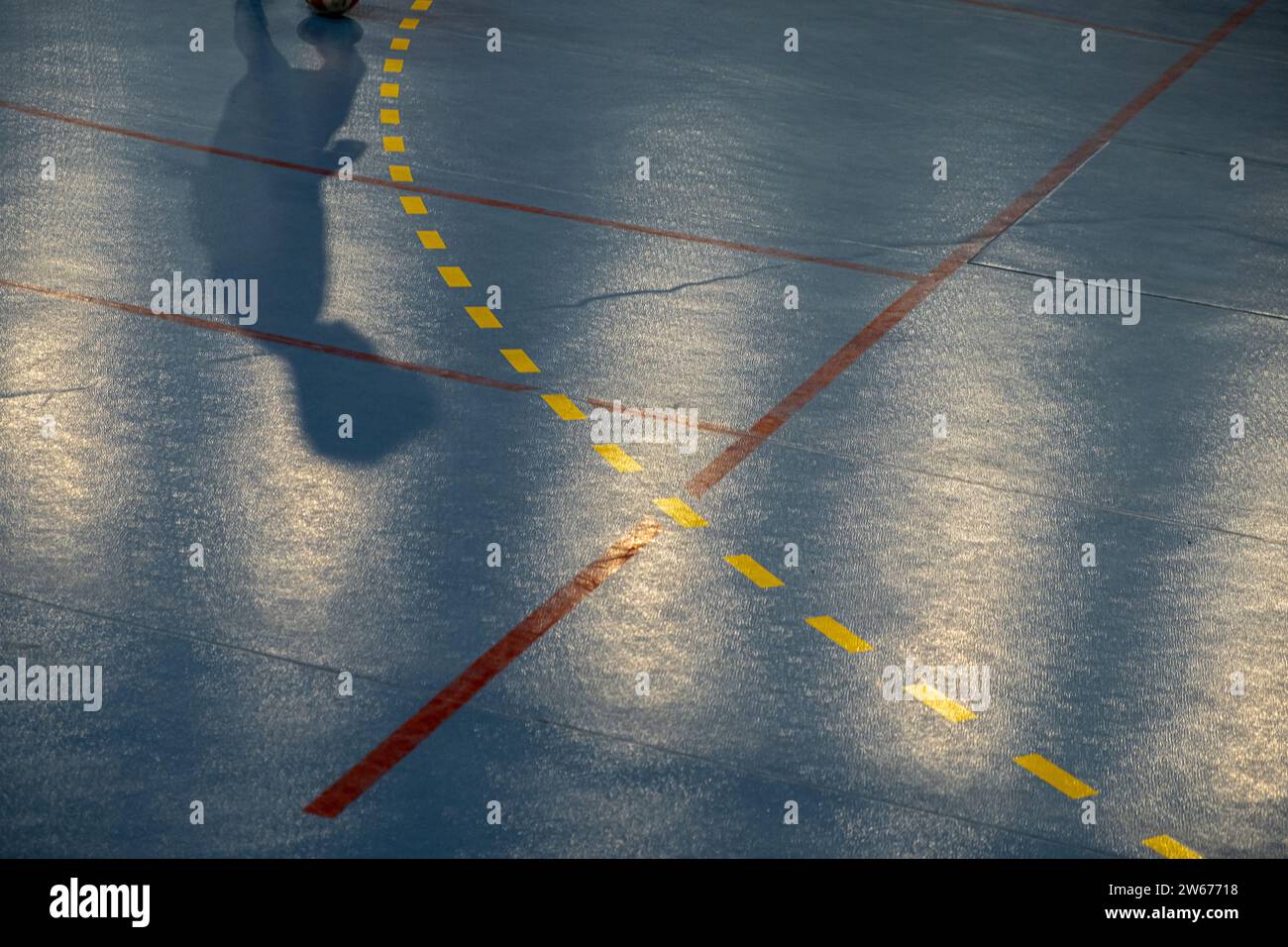 Shadow complex hi-res stock photography and images - Alamy