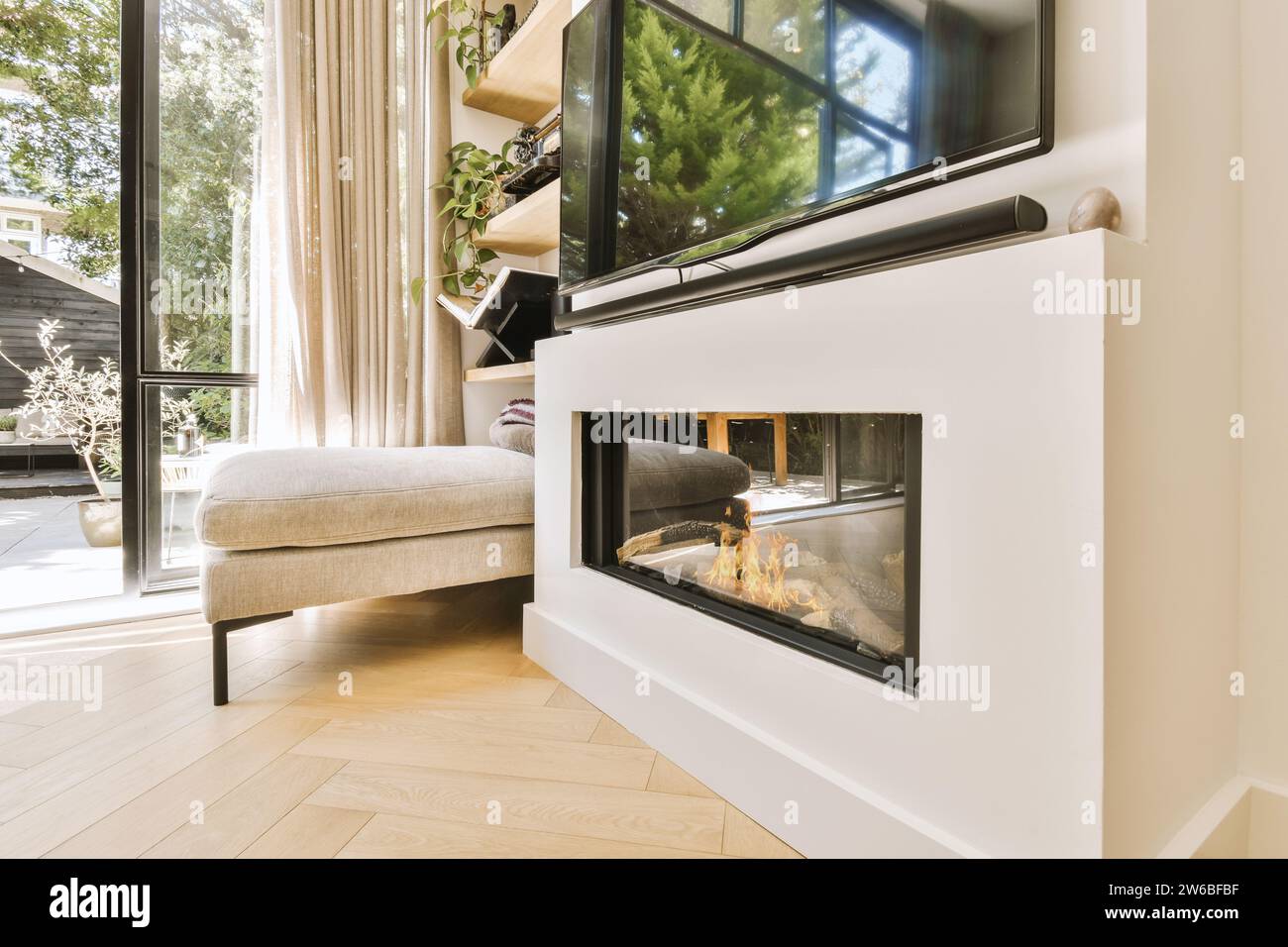 Tv screen burn in hi-res stock photography and images - Alamy