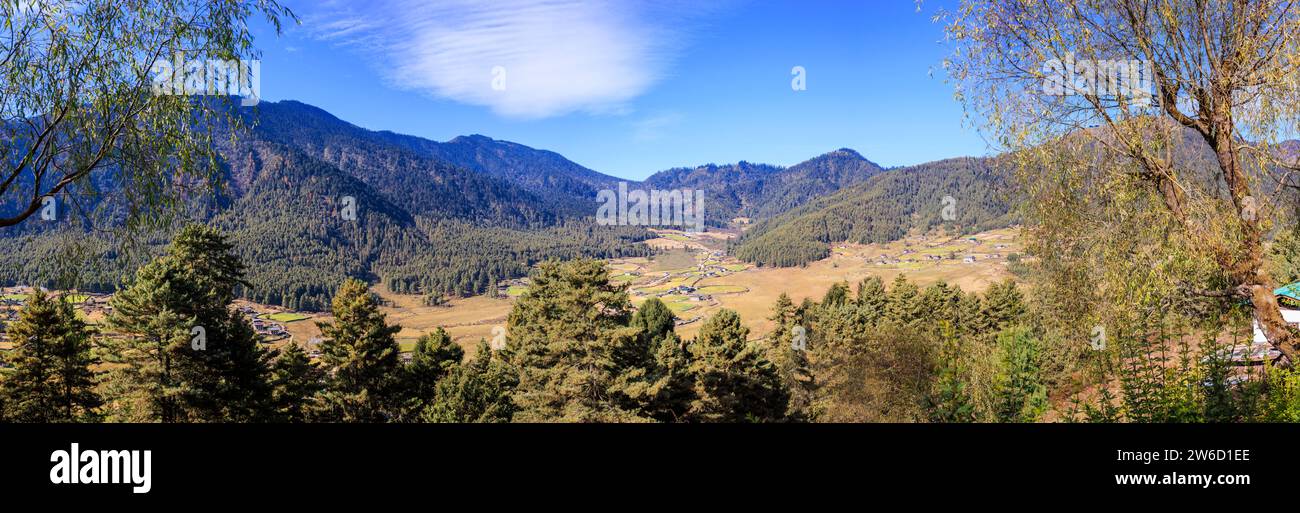 Panoramic view over the Black Mountains and the Gangtey-Phobji Ramsar ...
