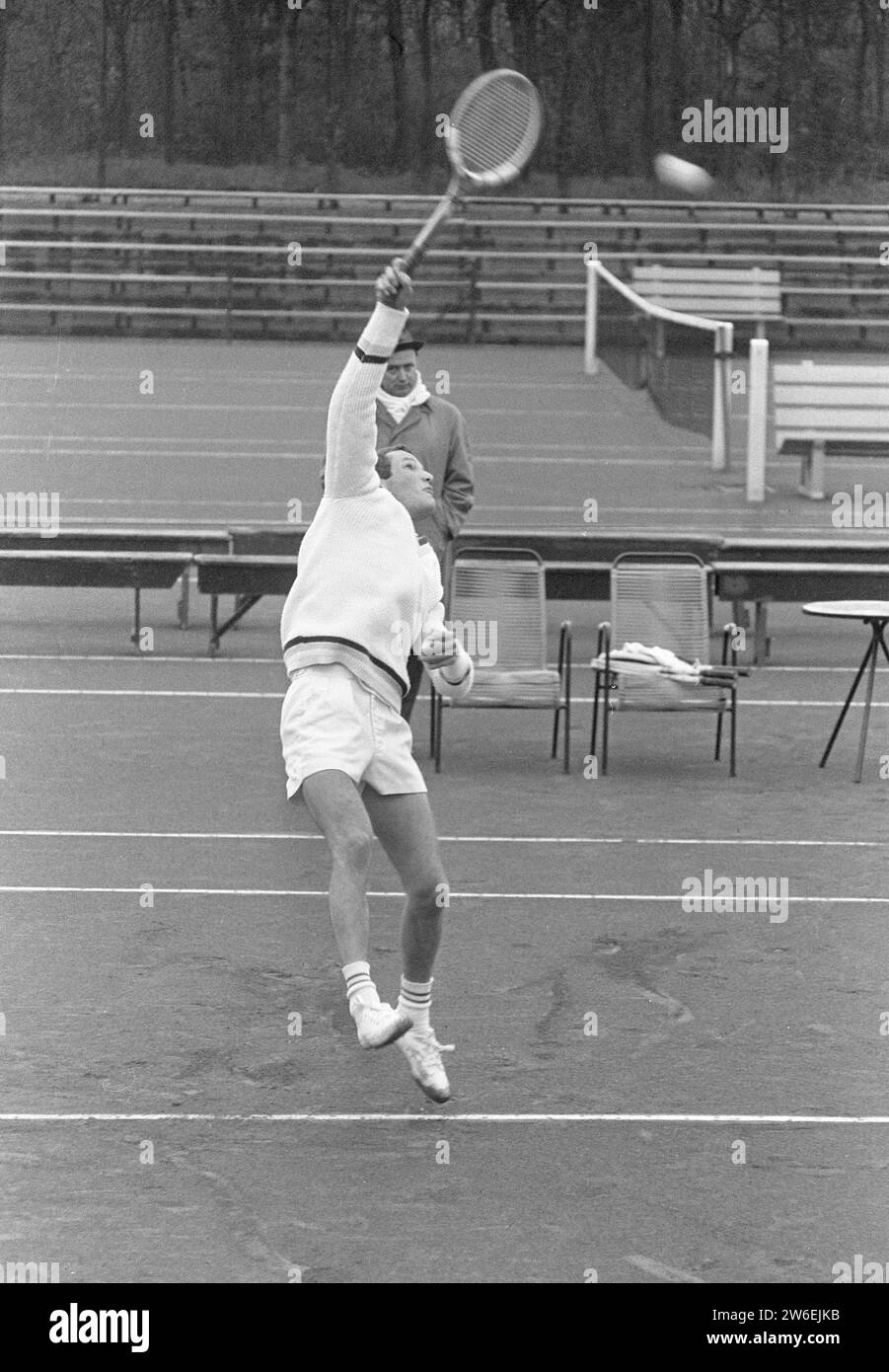 Tennis, Tom Okker in action ca. April 26, 1964 Stock Photo - Alamy