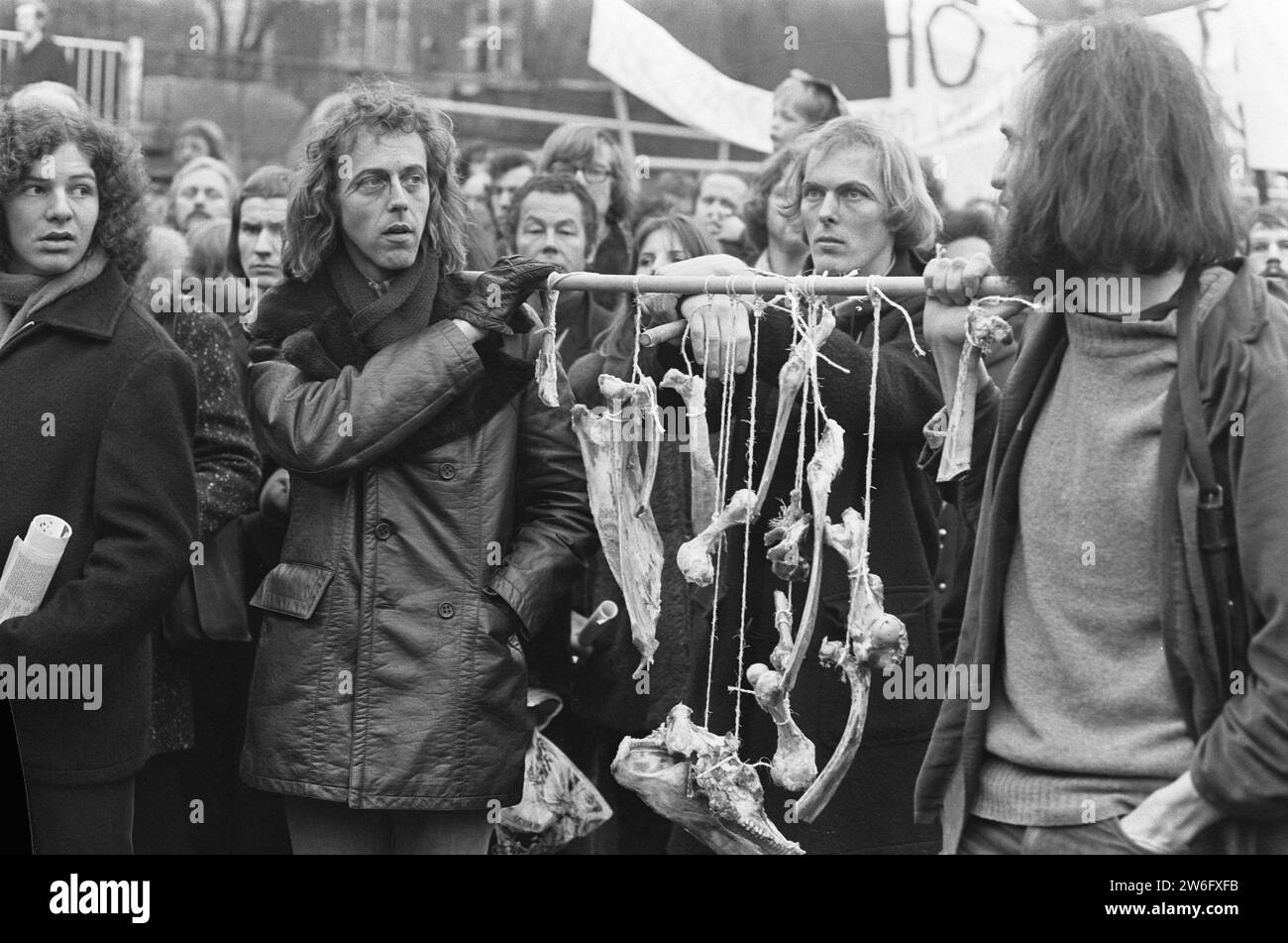 Vietnam war protests 1970s hi-res stock photography and images - Alamy