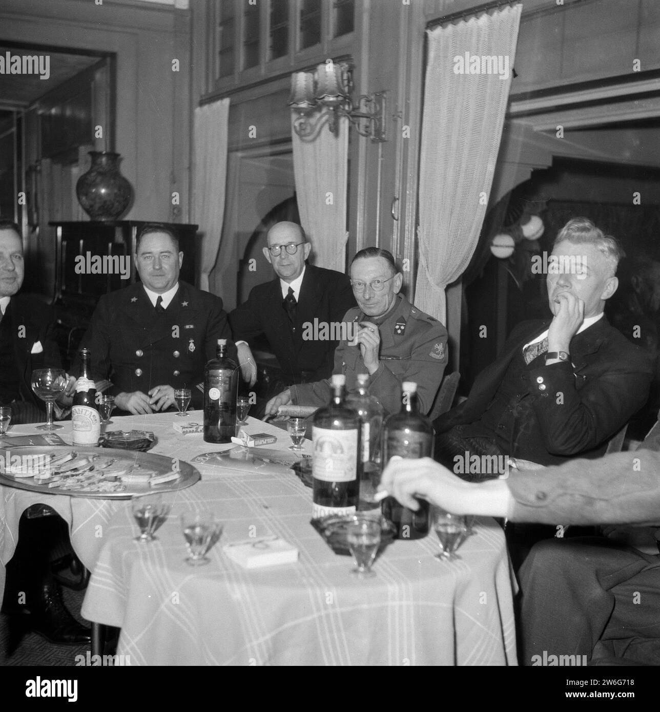 1946 magazine Black and White Stock Photos & Images - Alamy