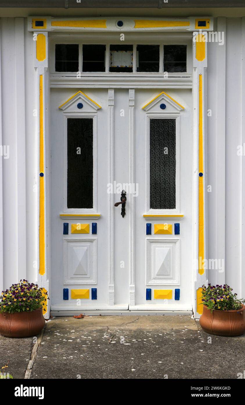 Traditional german wooden house hi-res stock photography and images - Alamy