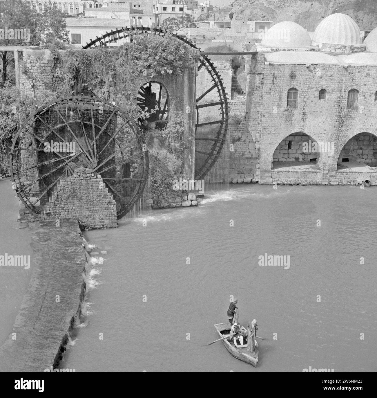 Wooden water wheel on the Orontes River in Hama ca. 1950-1955 Stock ...