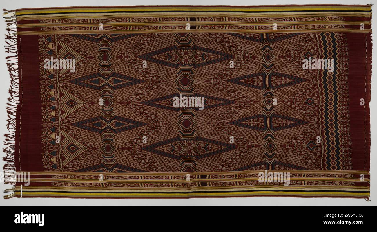 Doek, Anonymous, 1900 - 1949 Cloth with snakes. The wide horizontal ...