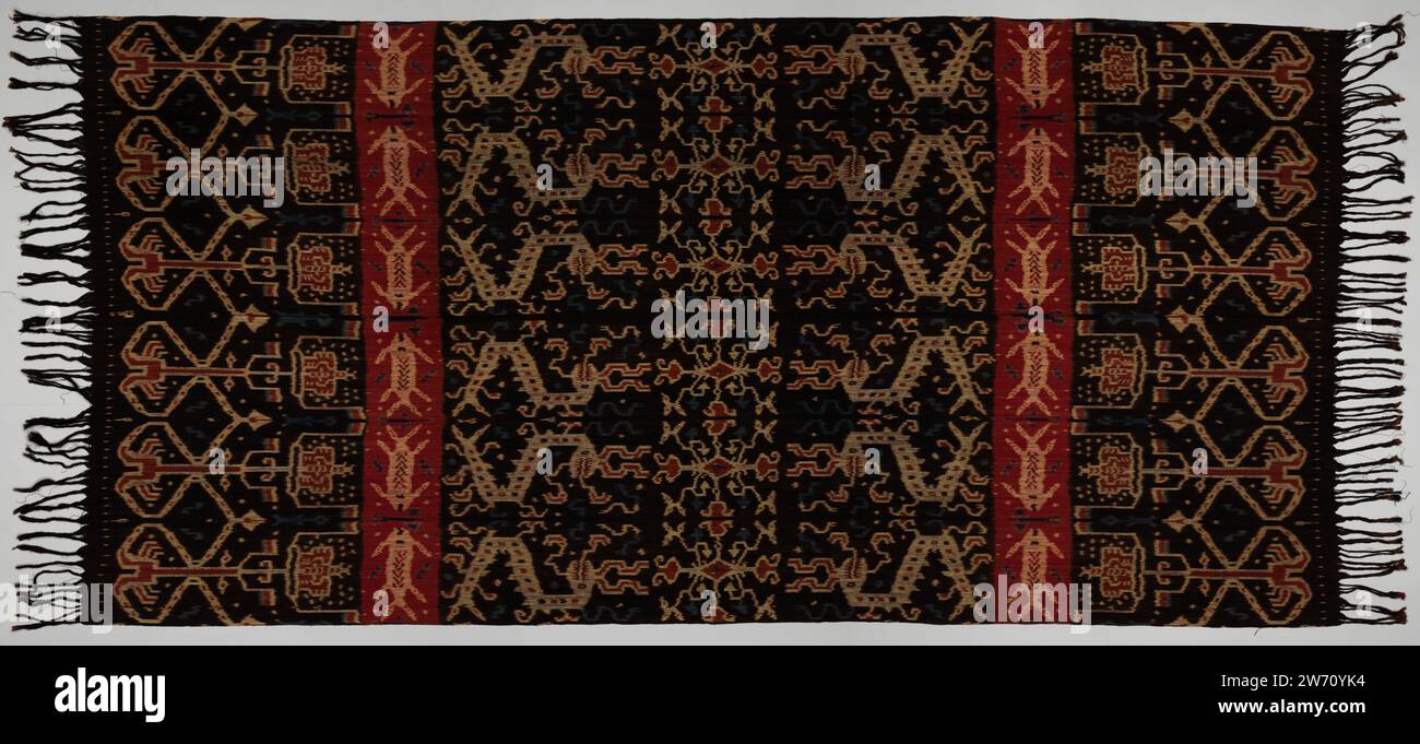 Shawl, Anonymous, 1900 - 1949 Shawl with heraldic lions, snakes and ...