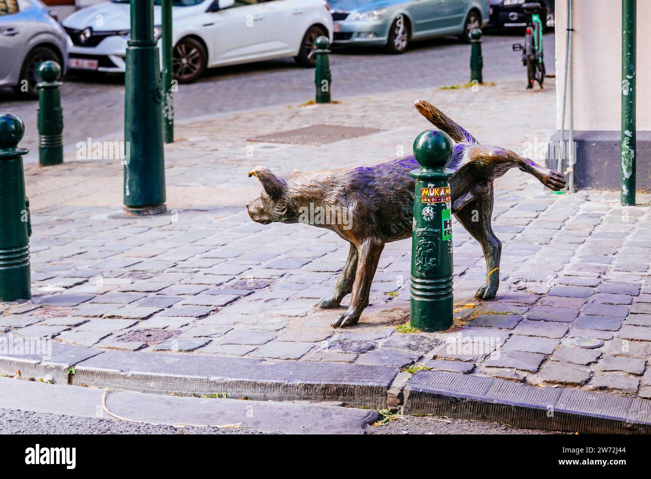 Het Zinneke, sometimes called Zinneke Pis by analogy with Manneken Pis ...