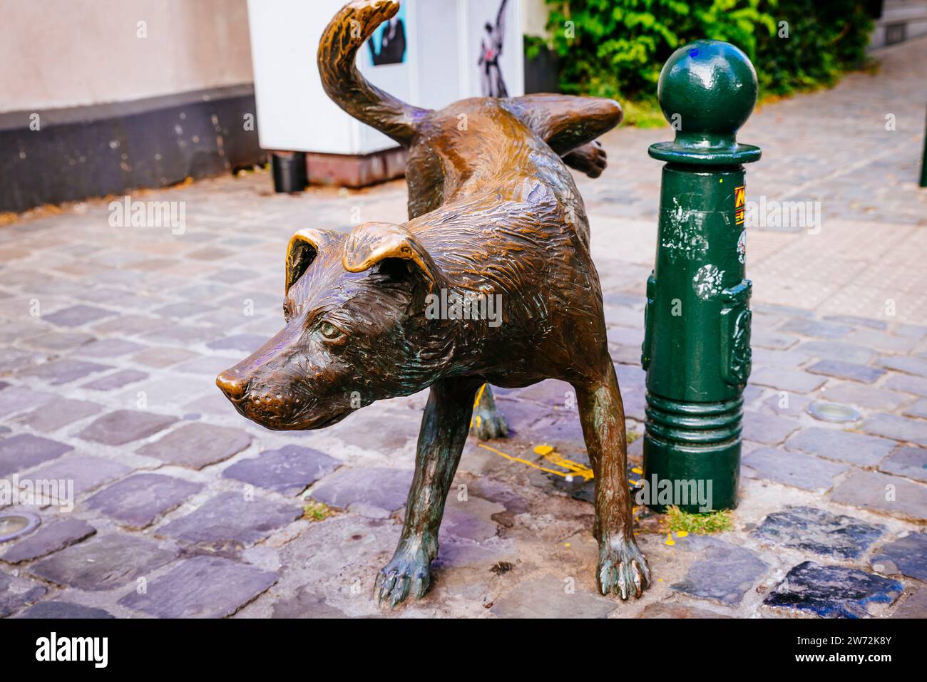 Het Zinneke, sometimes called Zinneke Pis by analogy with Manneken Pis ...