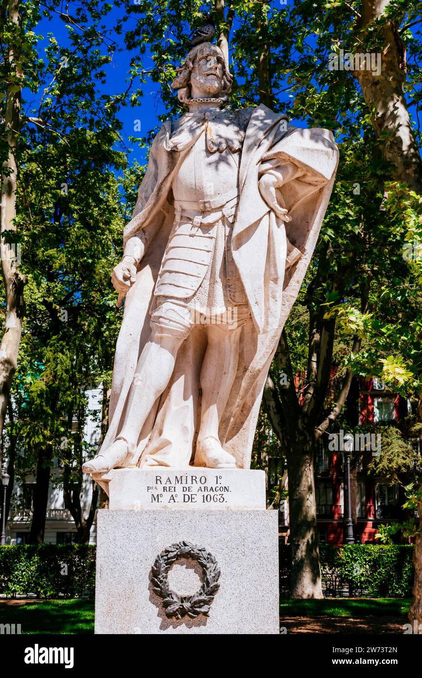 king Ramiro I statue. Ramiro I, bef. 1007 – 8 May 1063, was the first King of Aragón. Group of ...