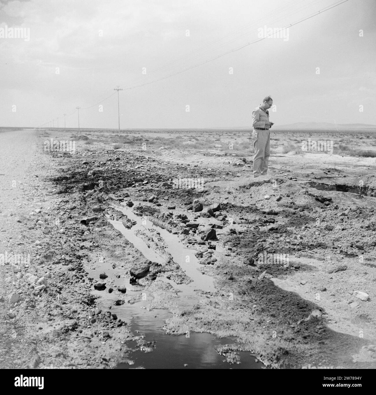 1950s oil pipeline hi-res stock photography and images - Alamy