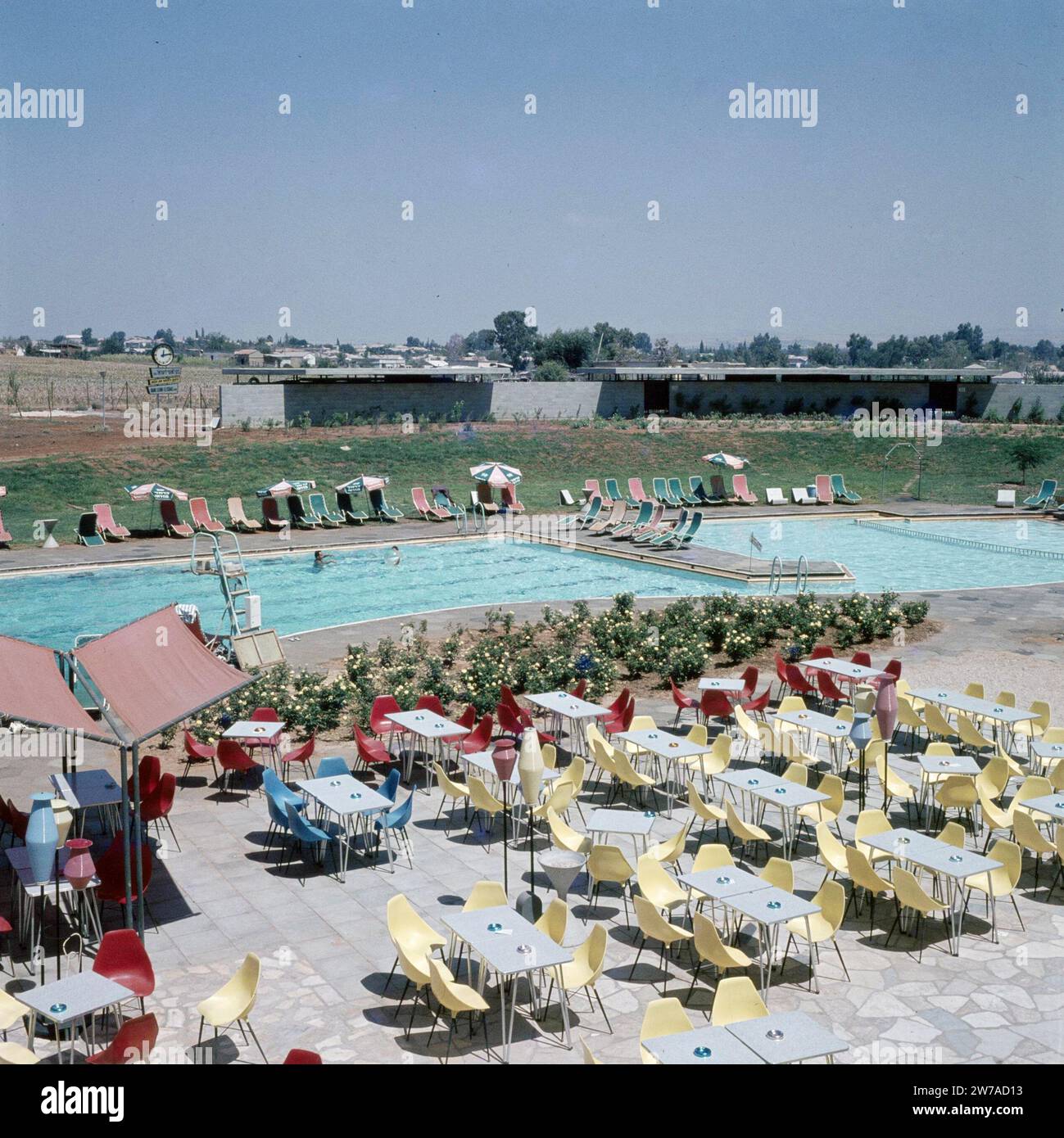 1960s hotel swimming pool hi-res stock photography and images - Alamy