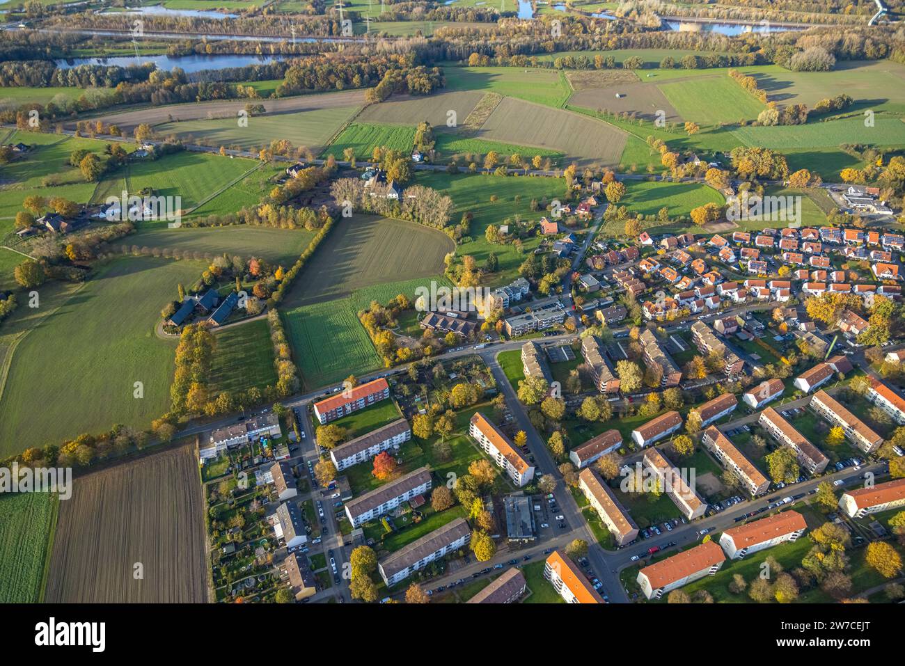 Terraced houses surrounded by trees hi-res stock photography and images ...