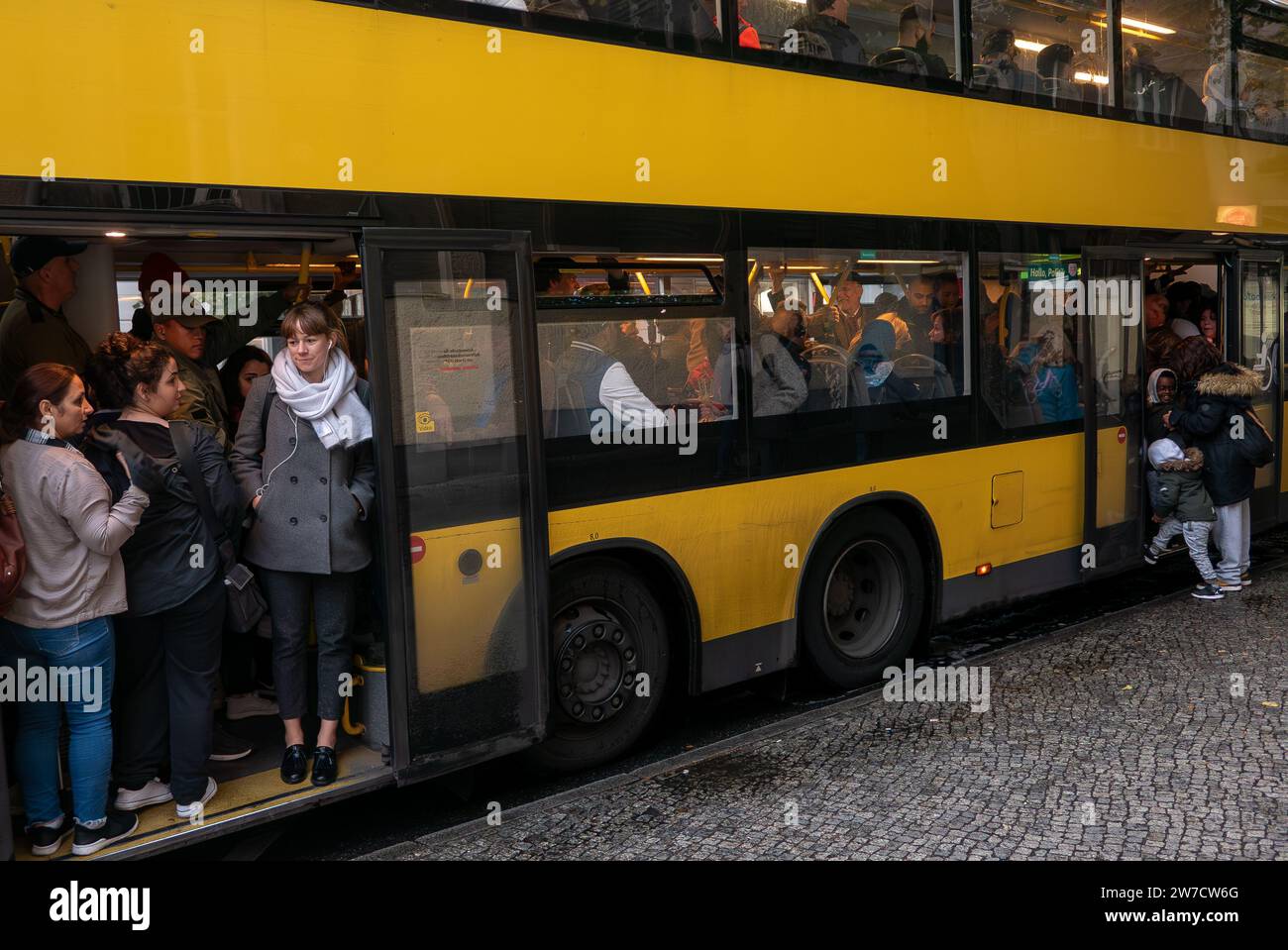 Overcrowded bus hi-res stock photography and images - Alamy