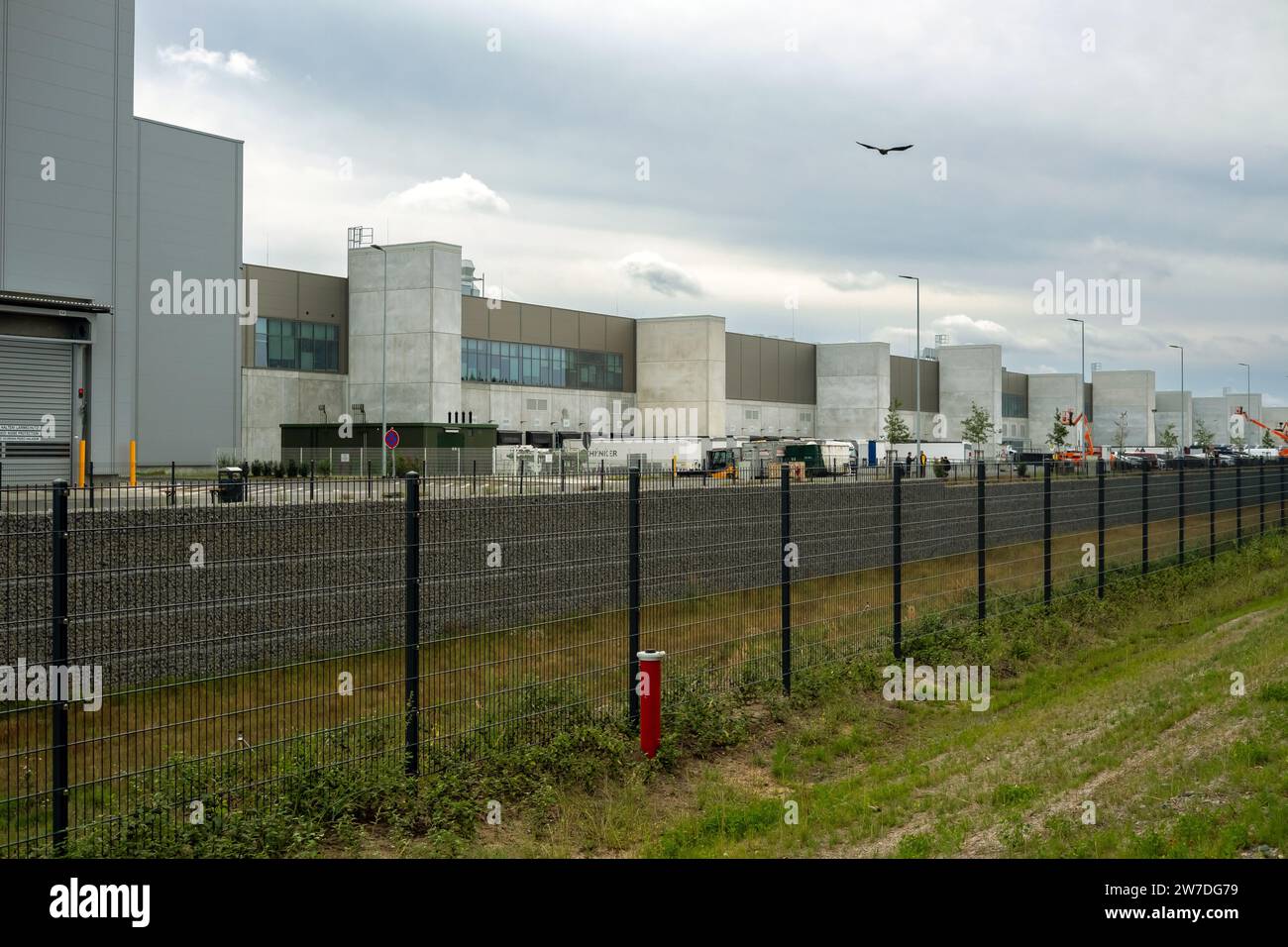 Tesla gigafactory berlin brandenburg hi-res stock photography and ...