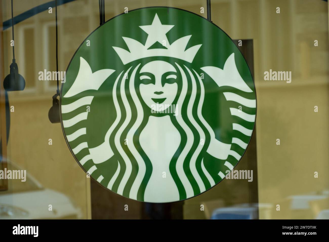 Starbucks logo 2023 hi-res stock photography and images - Alamy