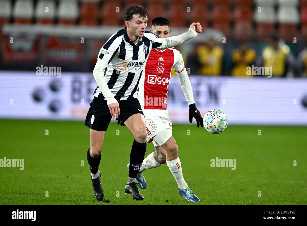 UTRECHT - (l-r) Lars Vermeulen of USV Hercules, Gaston Avila of Ajax ...