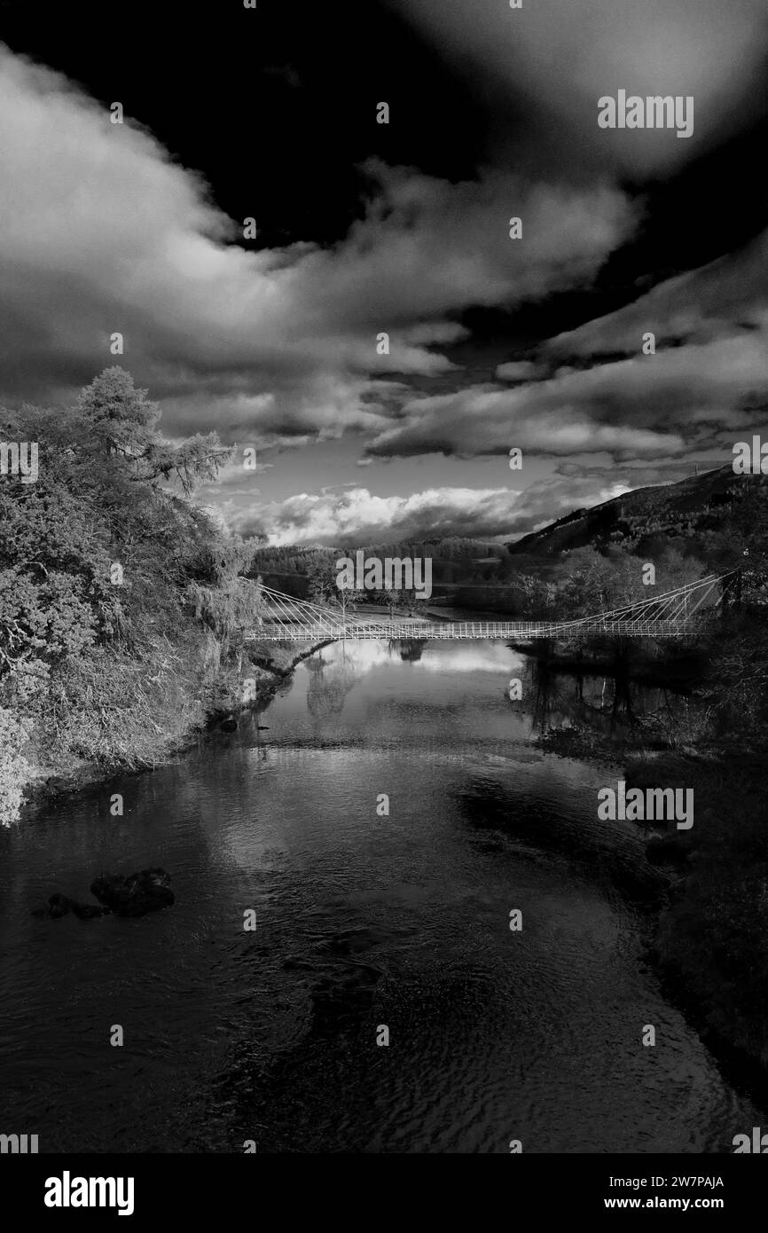 Autumn colours, the Bridge of Oich over the river Oich, Loch Oich ...