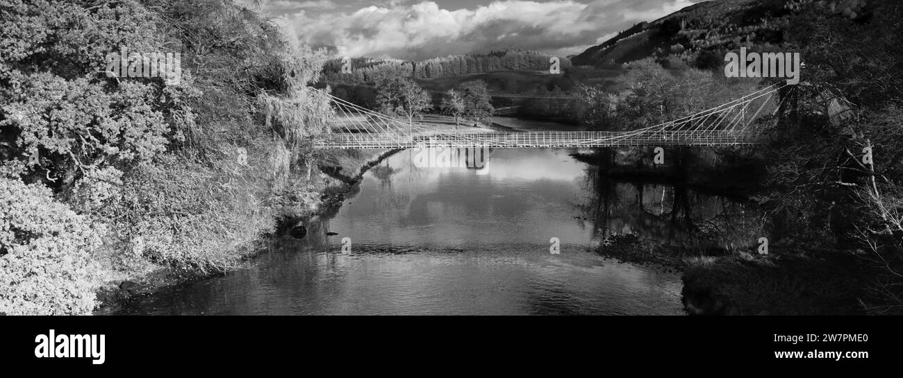 Autumn colours, the Bridge of Oich over the river Oich, Loch Oich ...