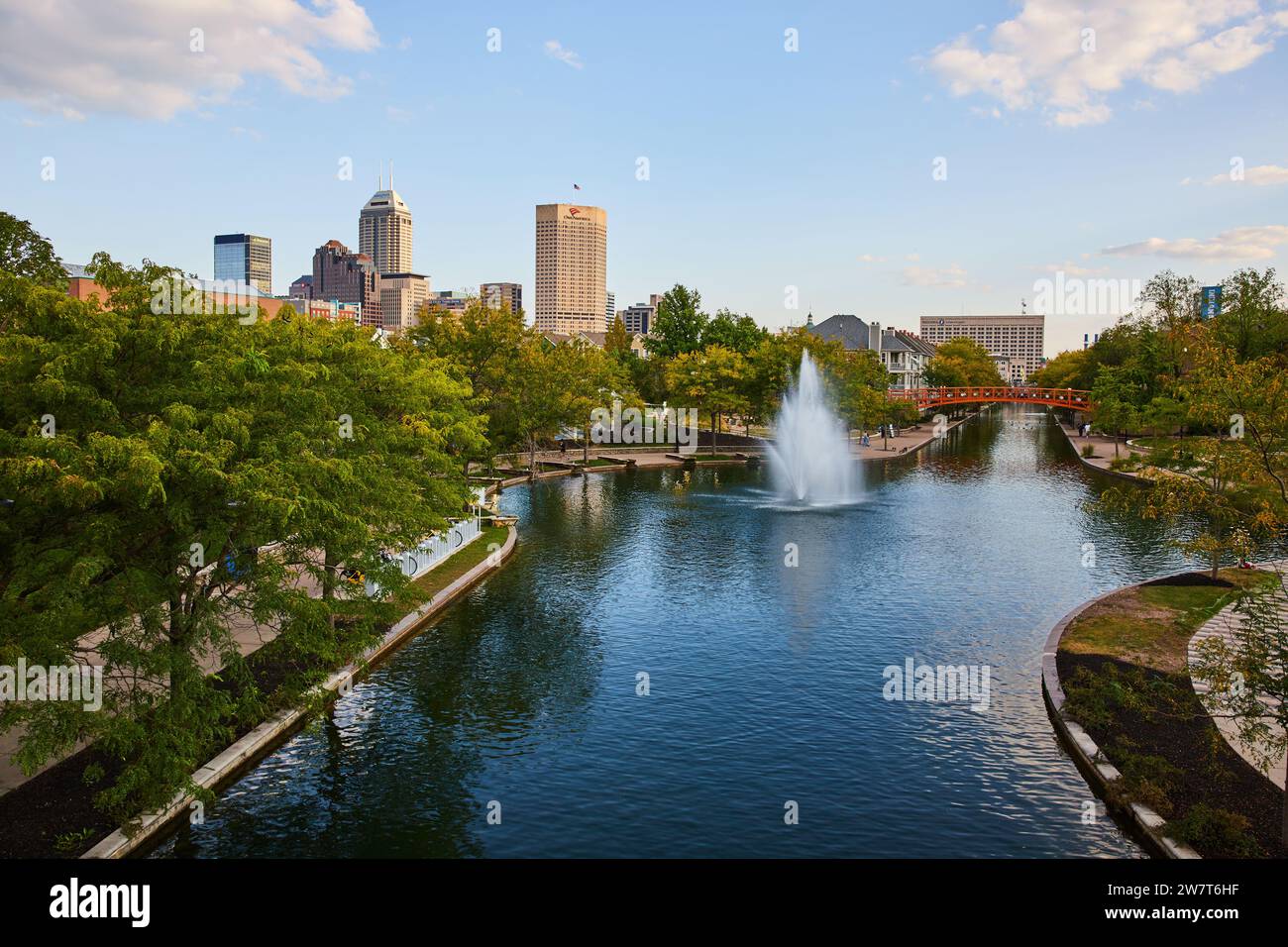 Indianapolis Urban Park with Fountain and City Skyline Stock Photo - Alamy