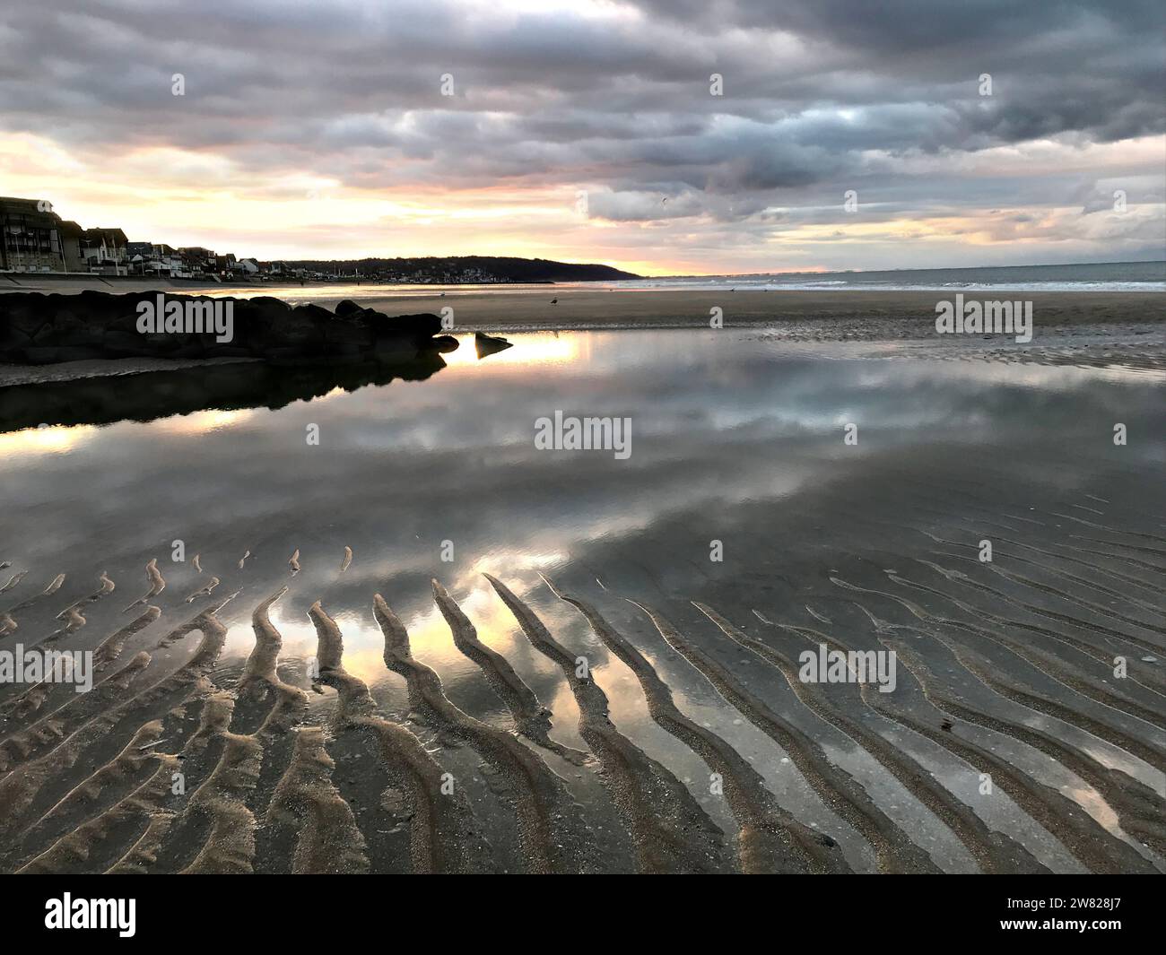 English Channel. Evening. Beautiful state of space Stock Photo - Alamy