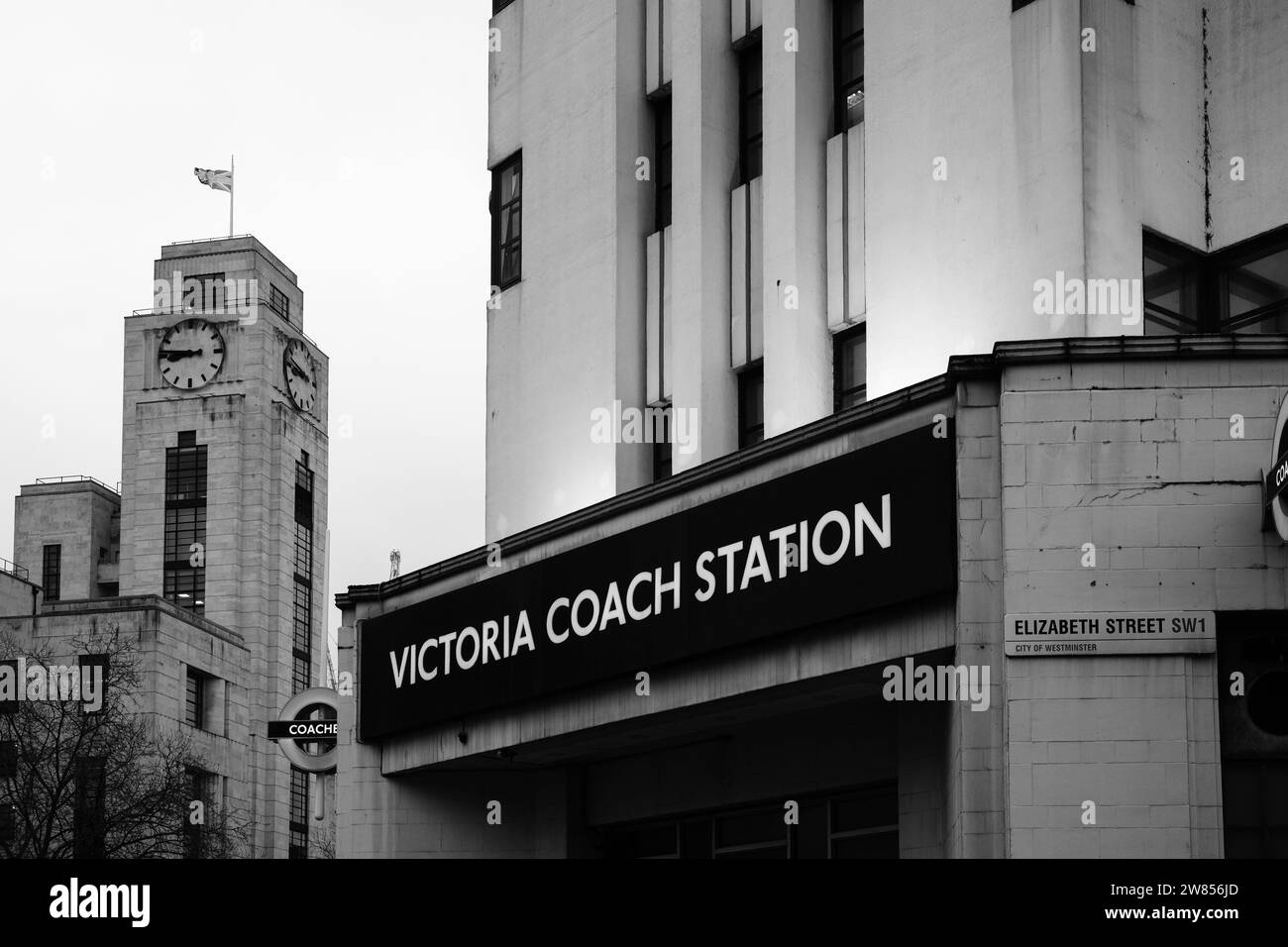 Victoria coach station Black and White Stock Photos & Images - Alamy