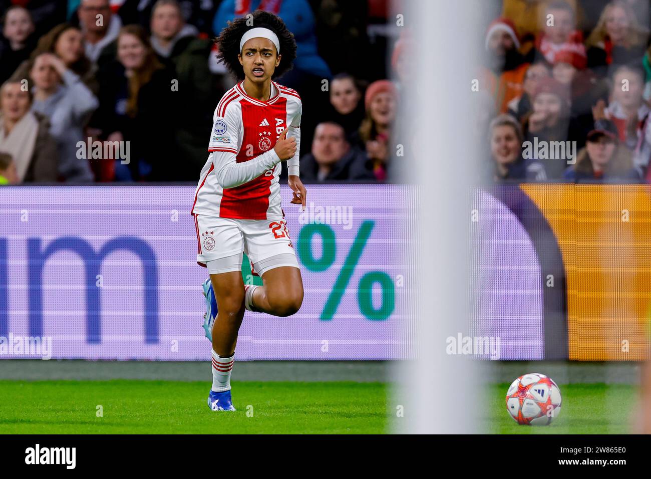 AMSTERDAM, NIEDERLANDE - DECEMBER 20: Lily Yohannes (AJAX Amsterdam ...