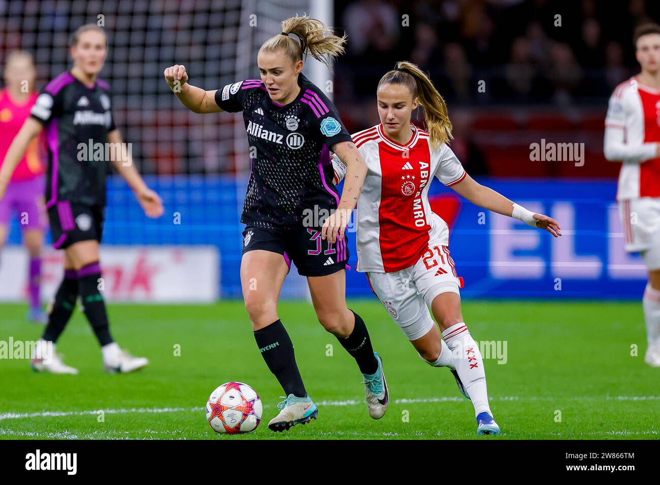 Van gool ajax hi-res stock photography and images - Alamy
