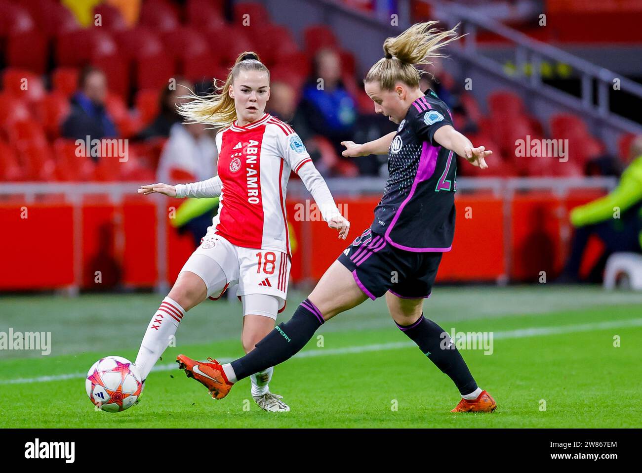AMSTERDAM, NIEDERLANDE - DECEMBER 20: Milicia Keijzer (AJAX Amsterdam ...