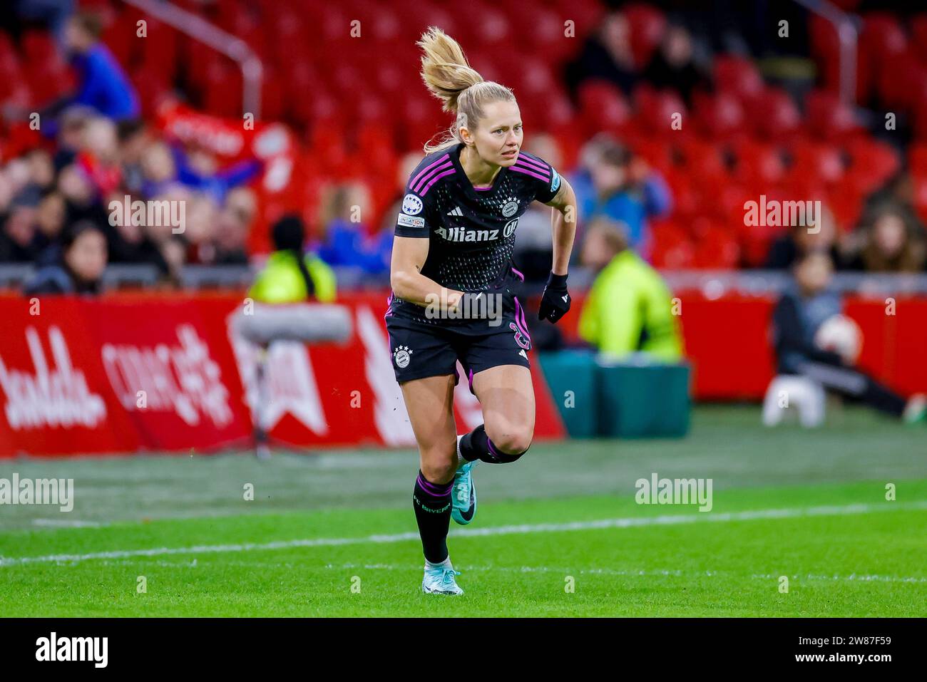 AMSTERDAM, NIEDERLANDE - DECEMBER 20: Maximiliane Rall (FC Bayern ...