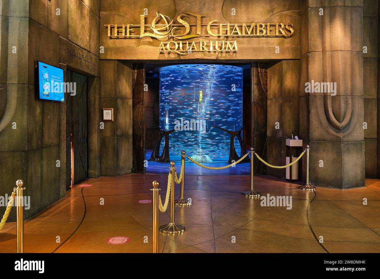 The entrance lobby of The Lost Chambers Aquarium at Atlantis The Palm ...